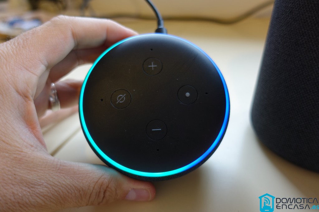 ¿Qué significan las luces de mi altavoz Alexa? - Domótica en Casa