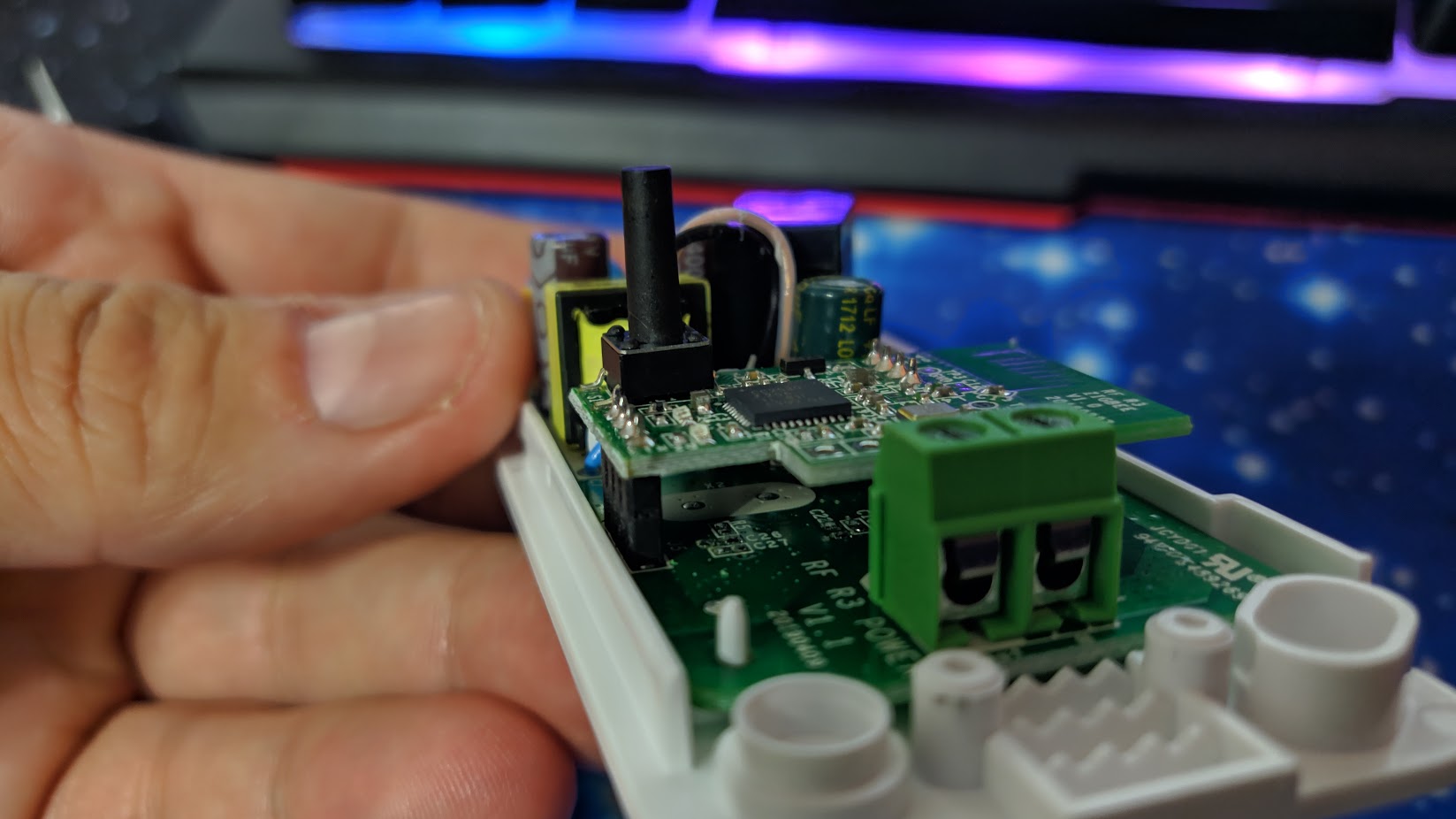 Desmontando el Sonoff Basic R3 Zigbee - Domótica en Casa